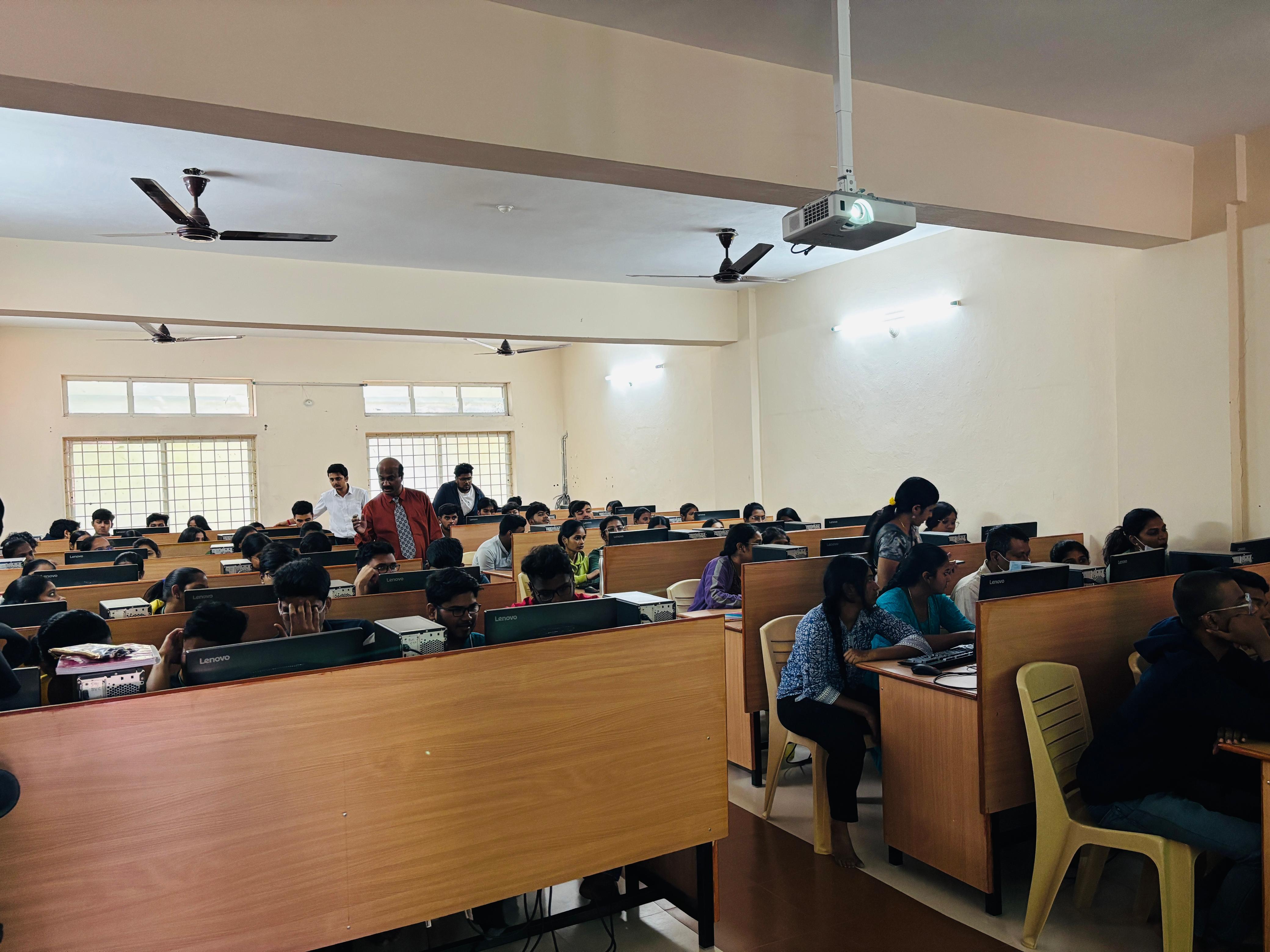 Top Online Computer Courses: Learn from Anywhere || Skill Sigma